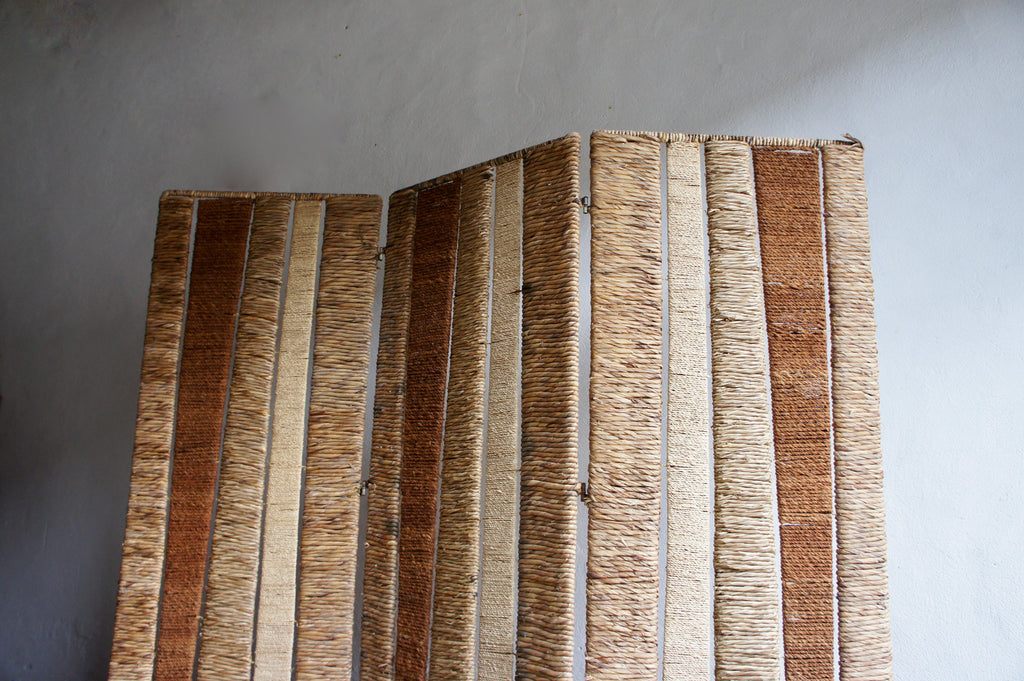 ROPE RUSH & RATTAN ROOM DIVIDER – punch the clock