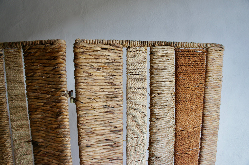 ROPE RUSH & RATTAN ROOM DIVIDER – punch the clock
